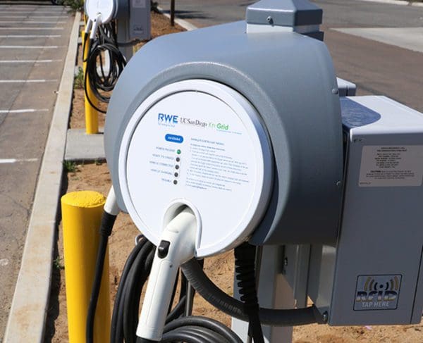 Charged EVs | Smart charging pilot tests new ISO vehicle-to-grid ...