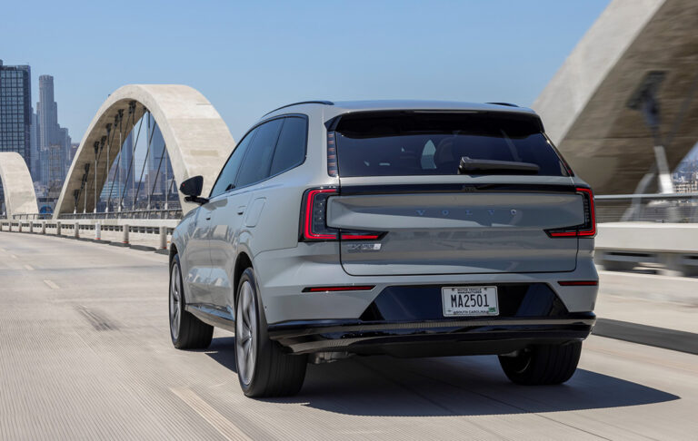 Charged EVs | 2025 Volvo EX90: the all-electric 3-row crossover you’d ...